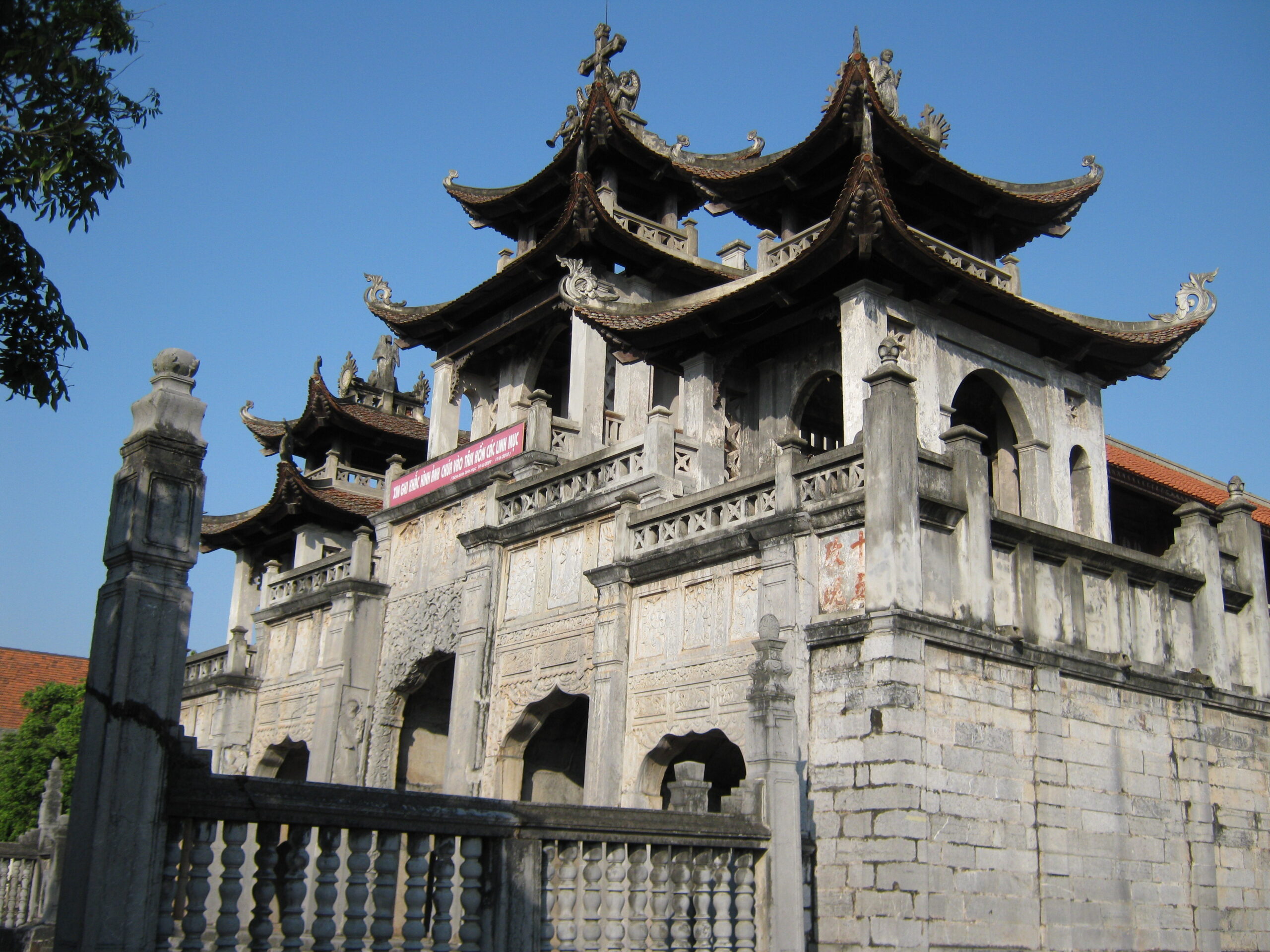 Nhà thờ đá Phát Diệm tọa độ sống ảo bậc nhất Ninh Bình - ManMo