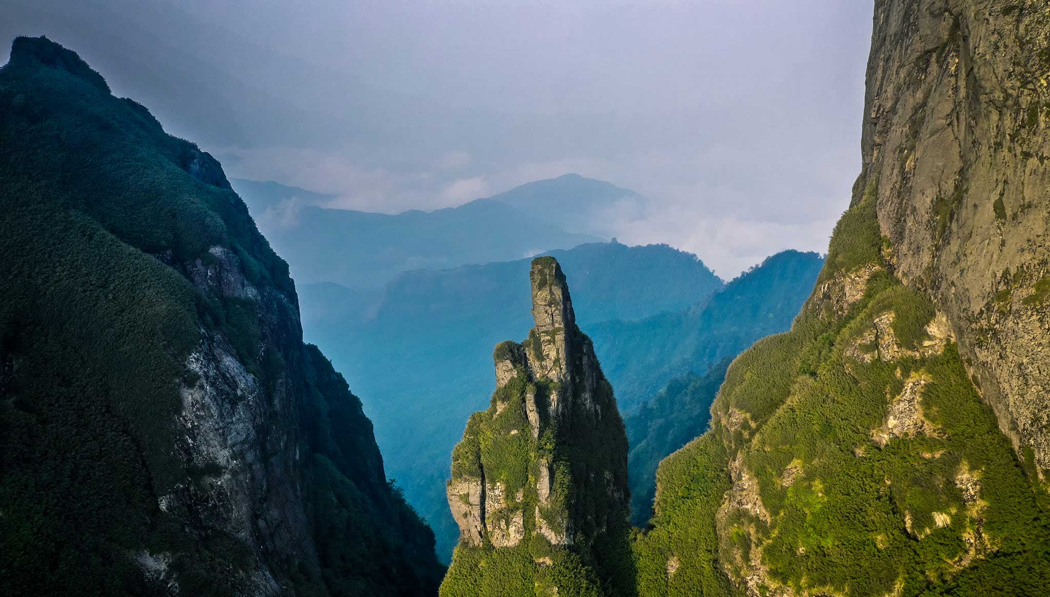 Chinh phục núi Ngũ Chỉ Sơn thưởng thức đại ngàn Tây Bắc - ManMo