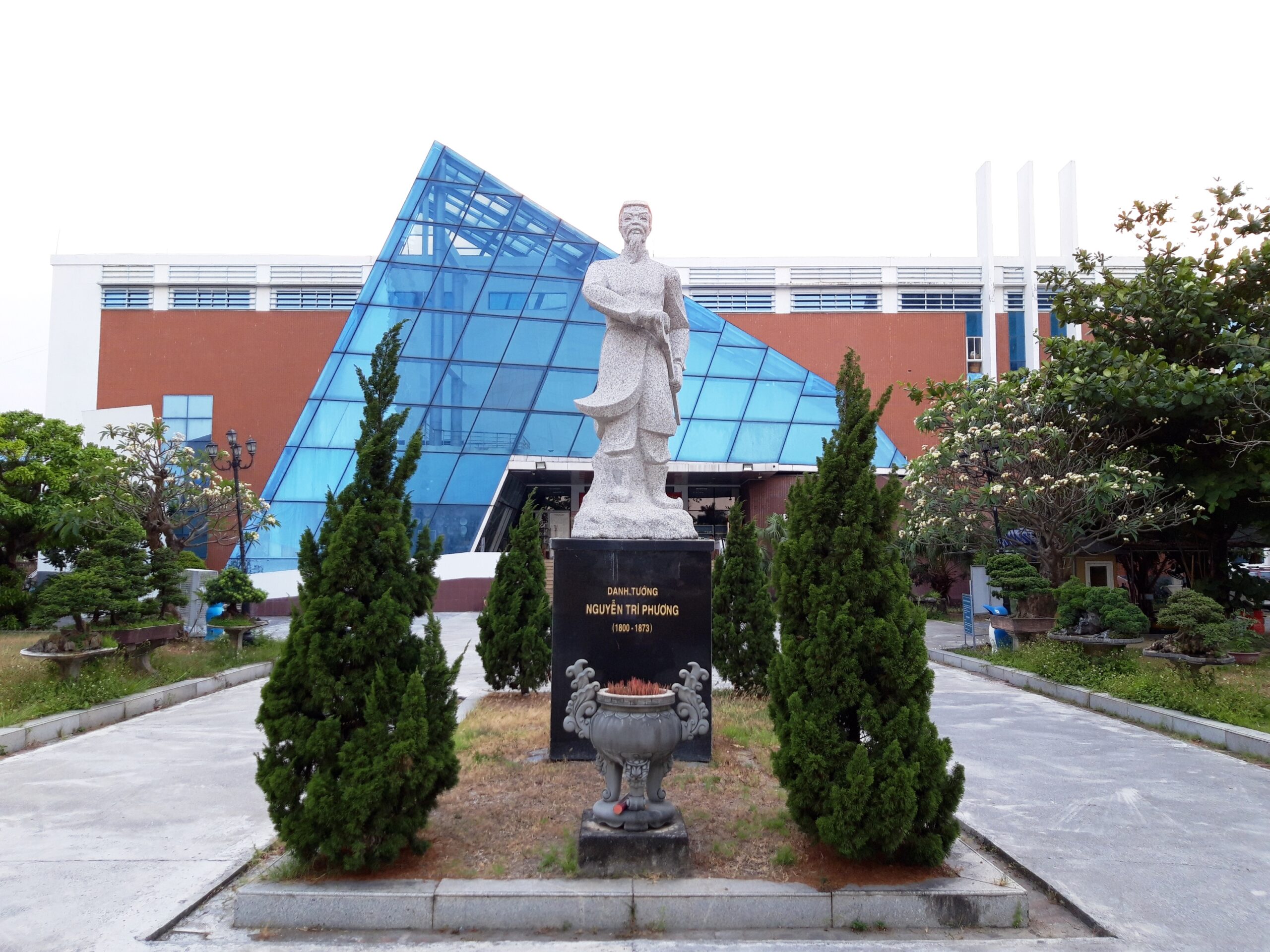 Ghé thăm Thành Điện Hải Đà Nẵng & điều thú vị phía sau - ManMo